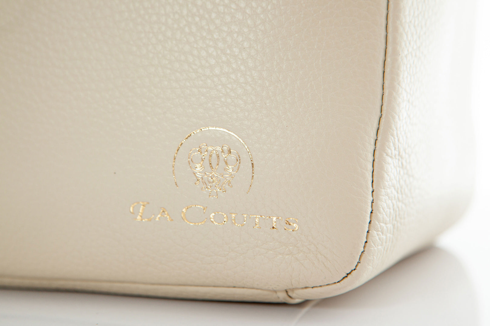 Bella White – La Coutts Toronto